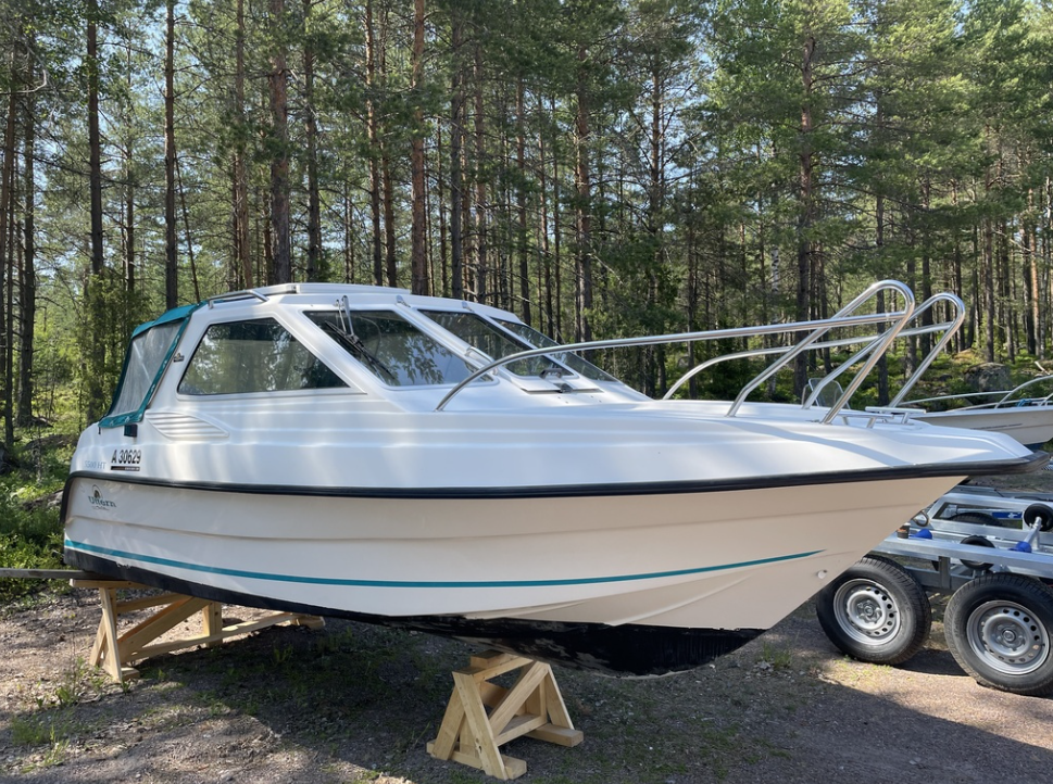 Uttern 5500 HT + Yamaha F115 | Venekeskus.com
