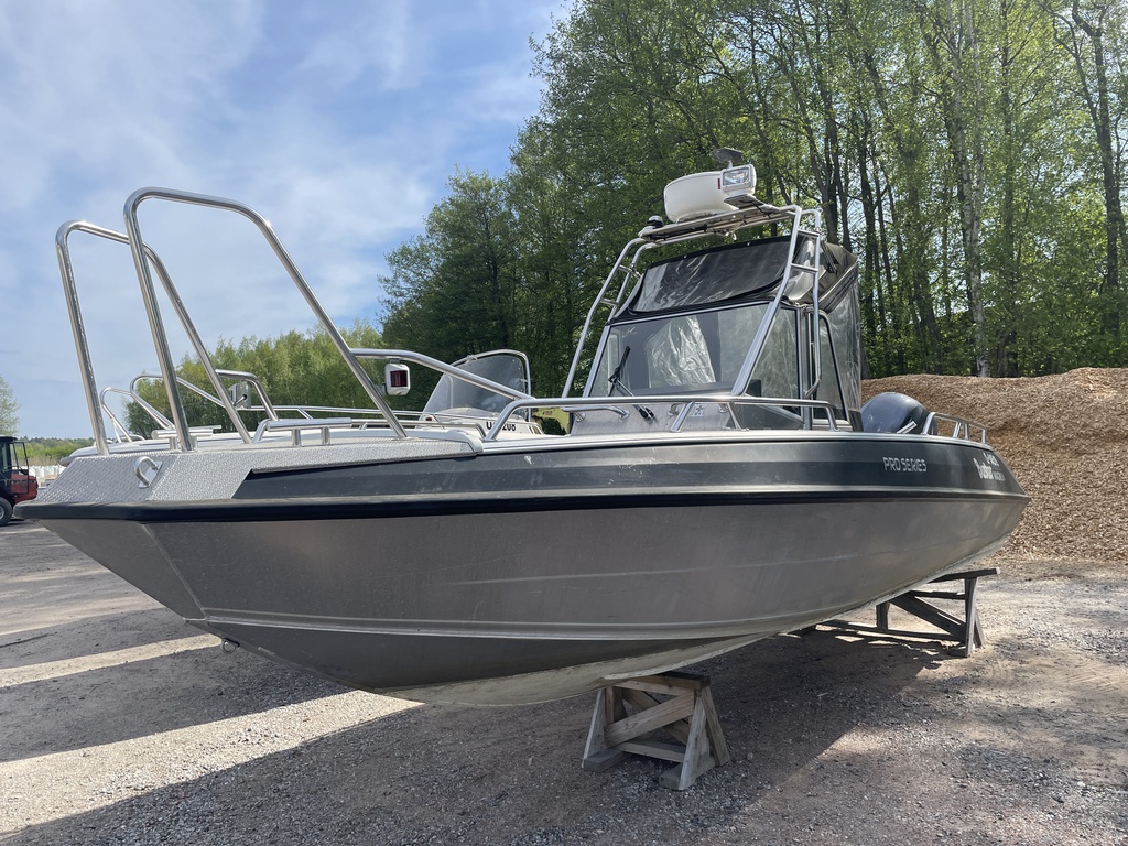 Buster Magnum Pro + Yamaha 225 | Venekeskus.com