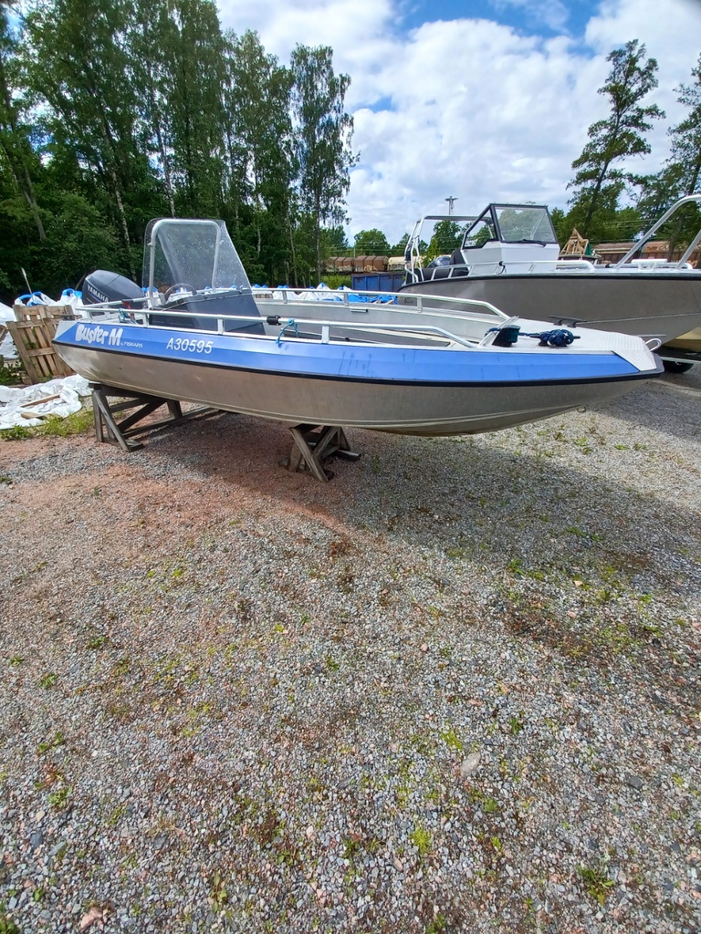 Buster M + Yamaha 40hp -04 | Venekeskus.com