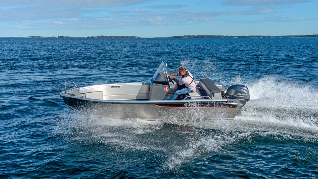 Buster M1 | Venekeskus.com